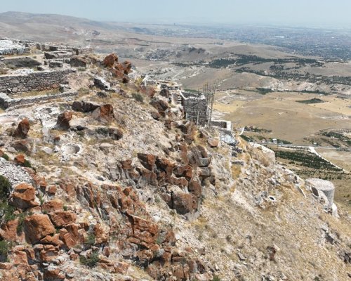 Konya Takkeli Dağdaki o kaleyi keşfedecek! 12 yıldır kazılıyor Konya Takkeli Dağdaki o kaleyi keşfedecek! 12 yıldır kazılıyor
